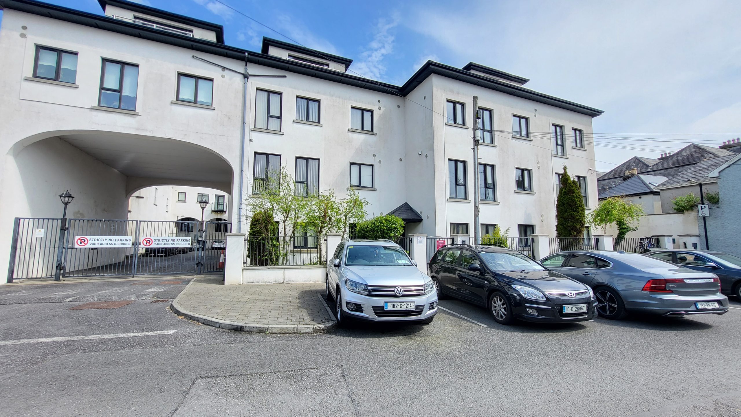 1 Bedroom Apartment, No 3 Strand Court - K Leavy Auctioneer